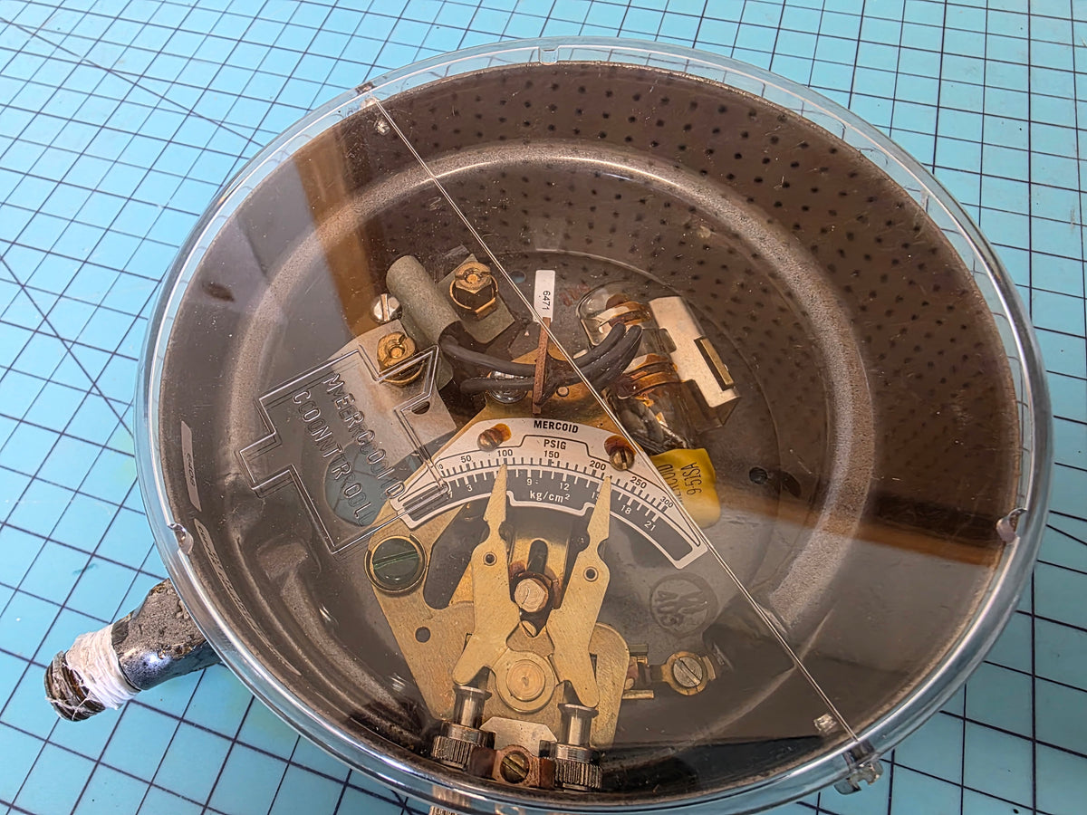 Mercoid DA-31-2-9 Pressure Switch, Dwyer Instruments, Inc ...